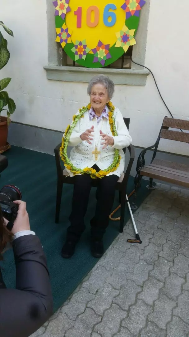 Najstarejša kranjska občanka Marta Polak praznuje 106. rojstni dan ...
