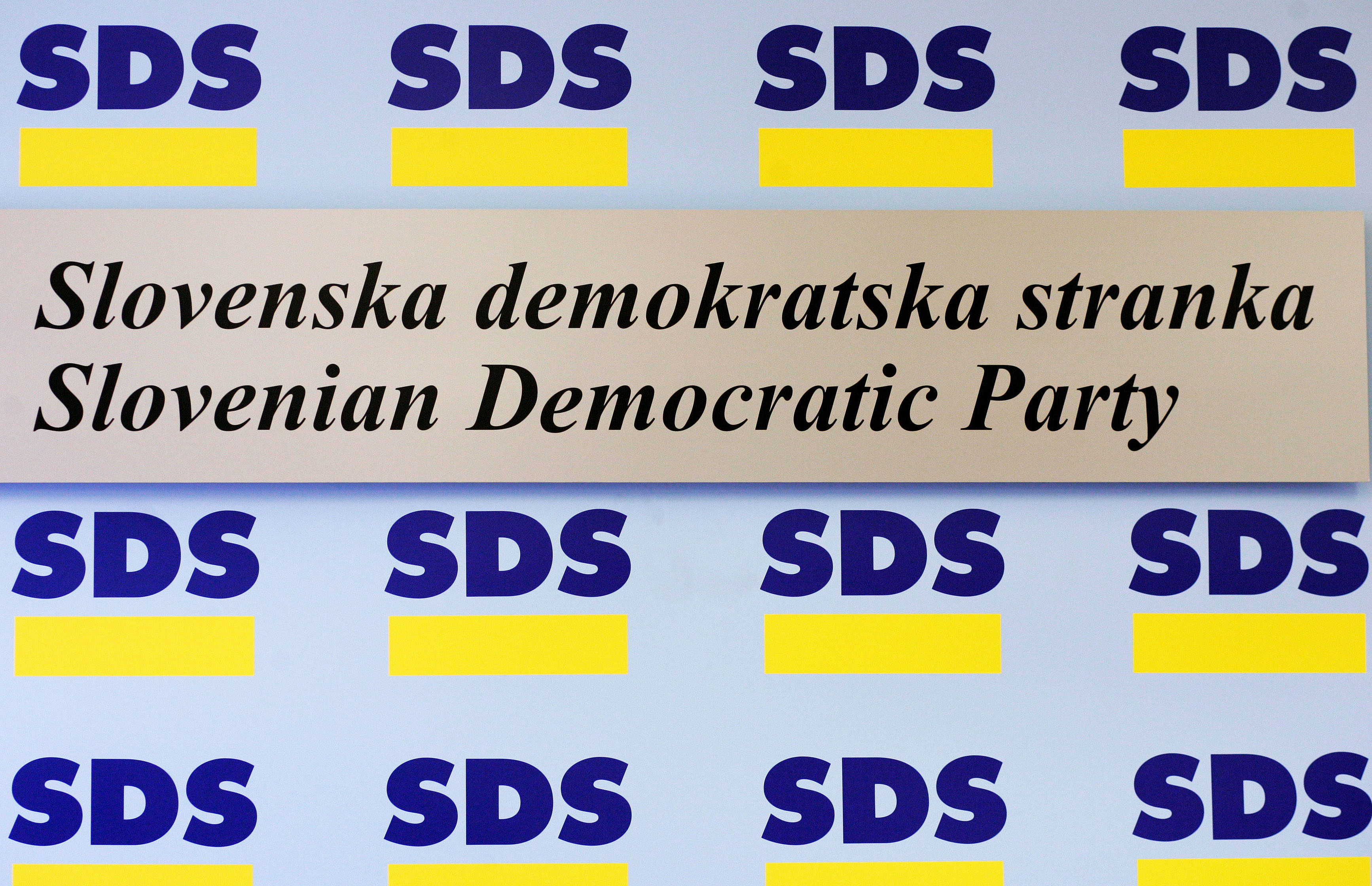 Ljubljana. Logotip stranke SDS. Foto: Daniel Novakovic/STA Arhiv STA ...