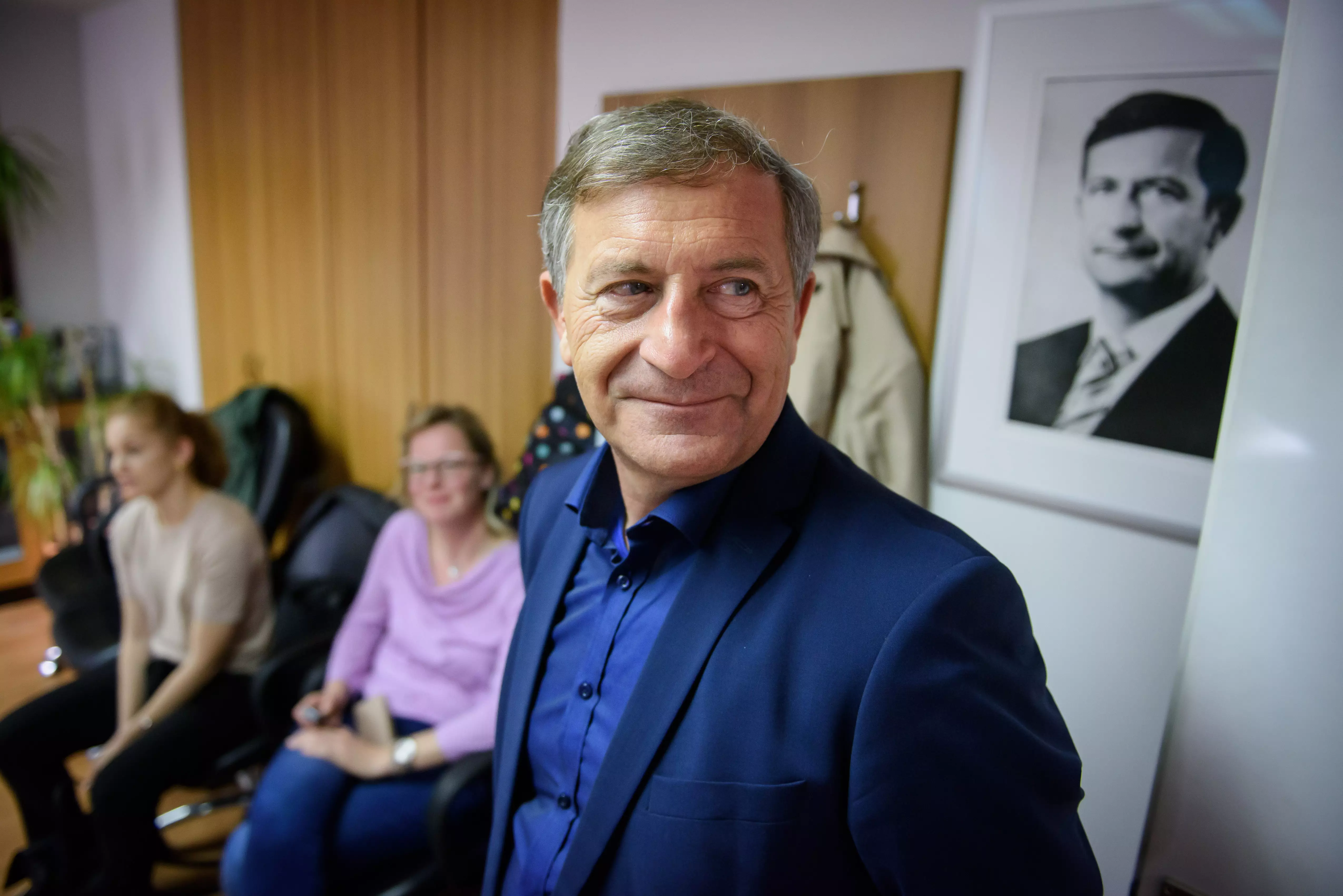 Smešen odgovor ministra Erjavca na interpelacijo: Svojo funkcijo naj bi ...