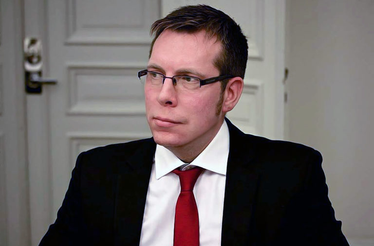 Intervju z eno vodilnih osebnosti švedske desnice, Danielom Fribergom ...