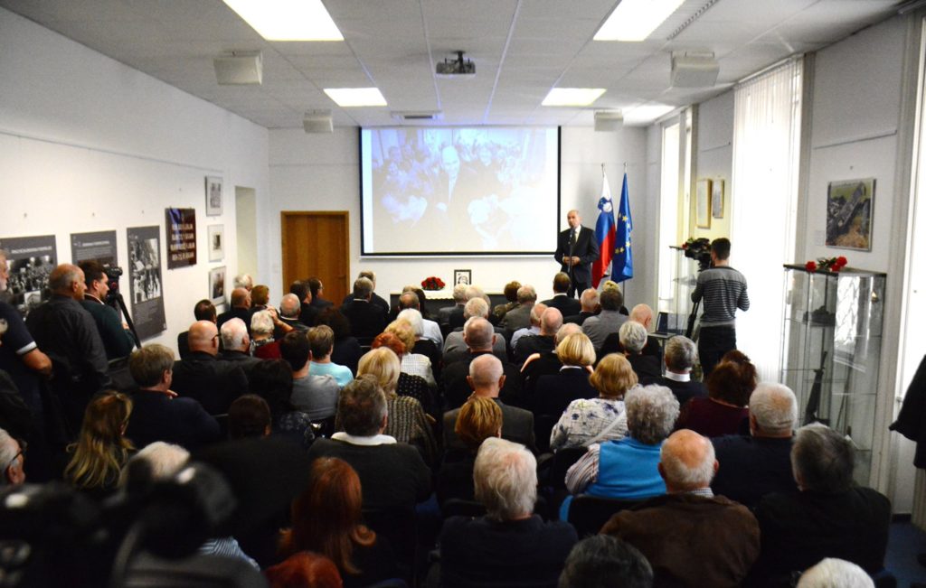 [Video] Čustveni govori na žalni seji v spomin na Davida Tasića: “David ...