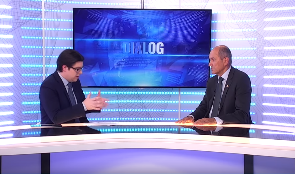 Voditelj oddaje Dialog Aleksander Rant in Janez Janša (Foto: Nova24tv) | Nova24TV