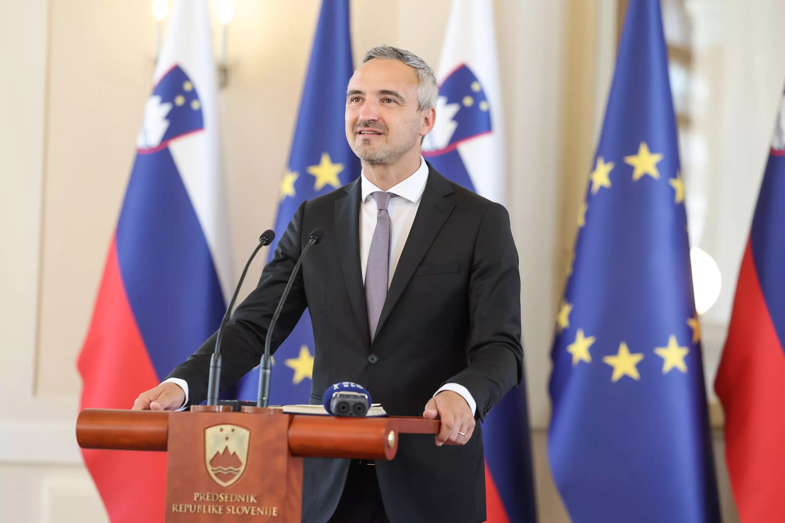 [Video] Za predsedniški stolček se bo potegoval tudi kandidat stranke ...