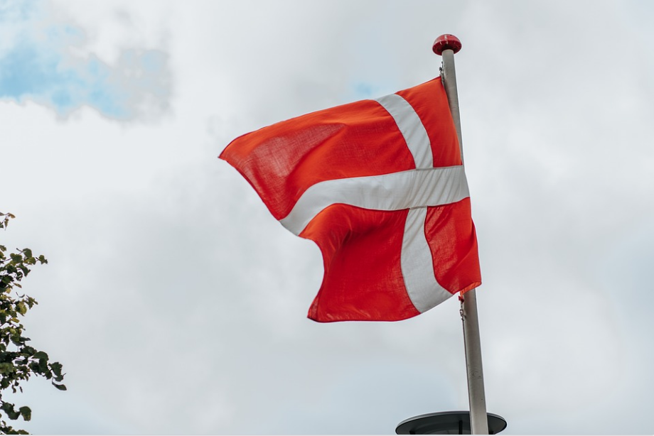 Danska za obrambo ne bo dvignila davkov, temveč bo ukinila praznik ...