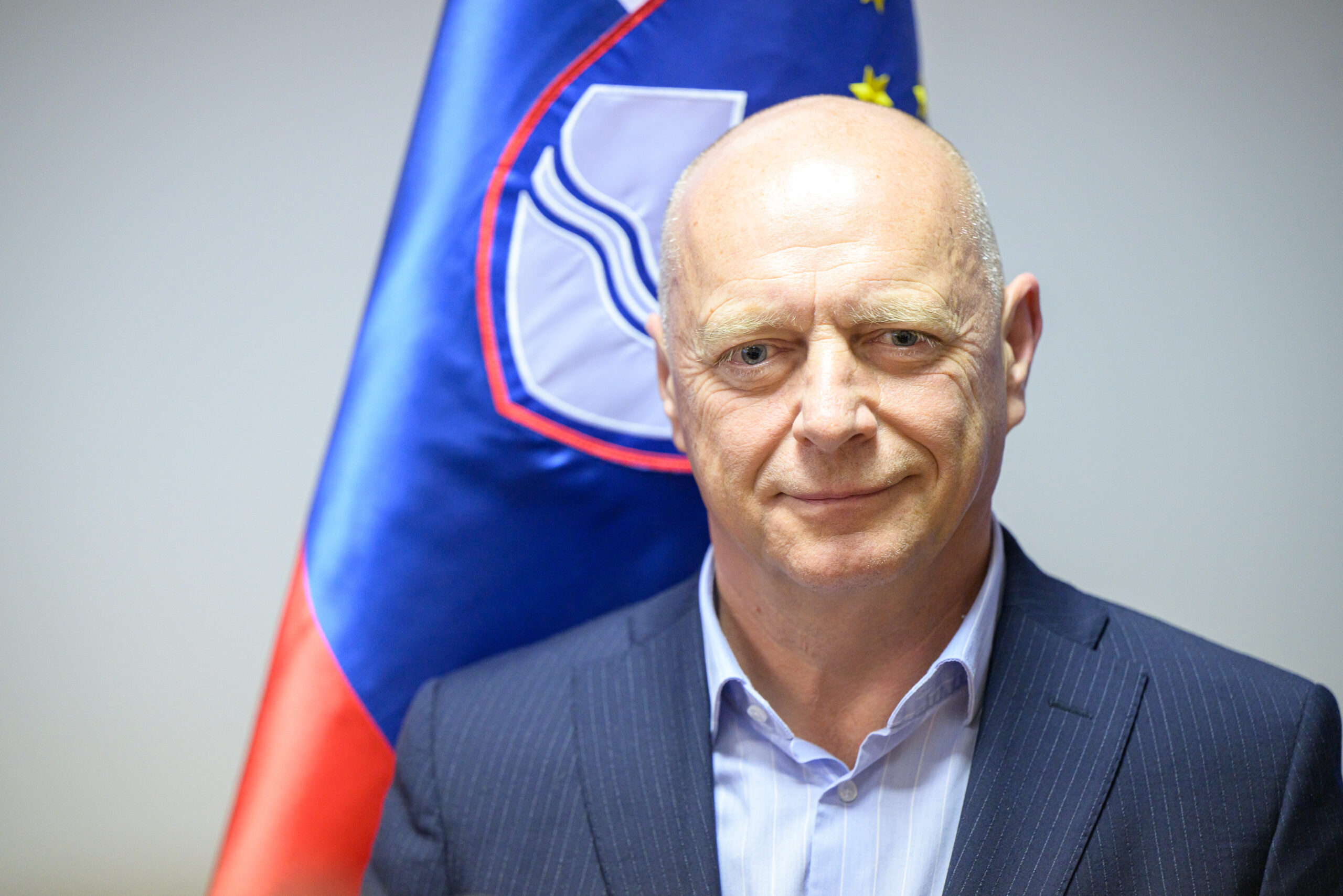 Postal minister in se po več letih sodnega spora nenadoma poravnal s ...