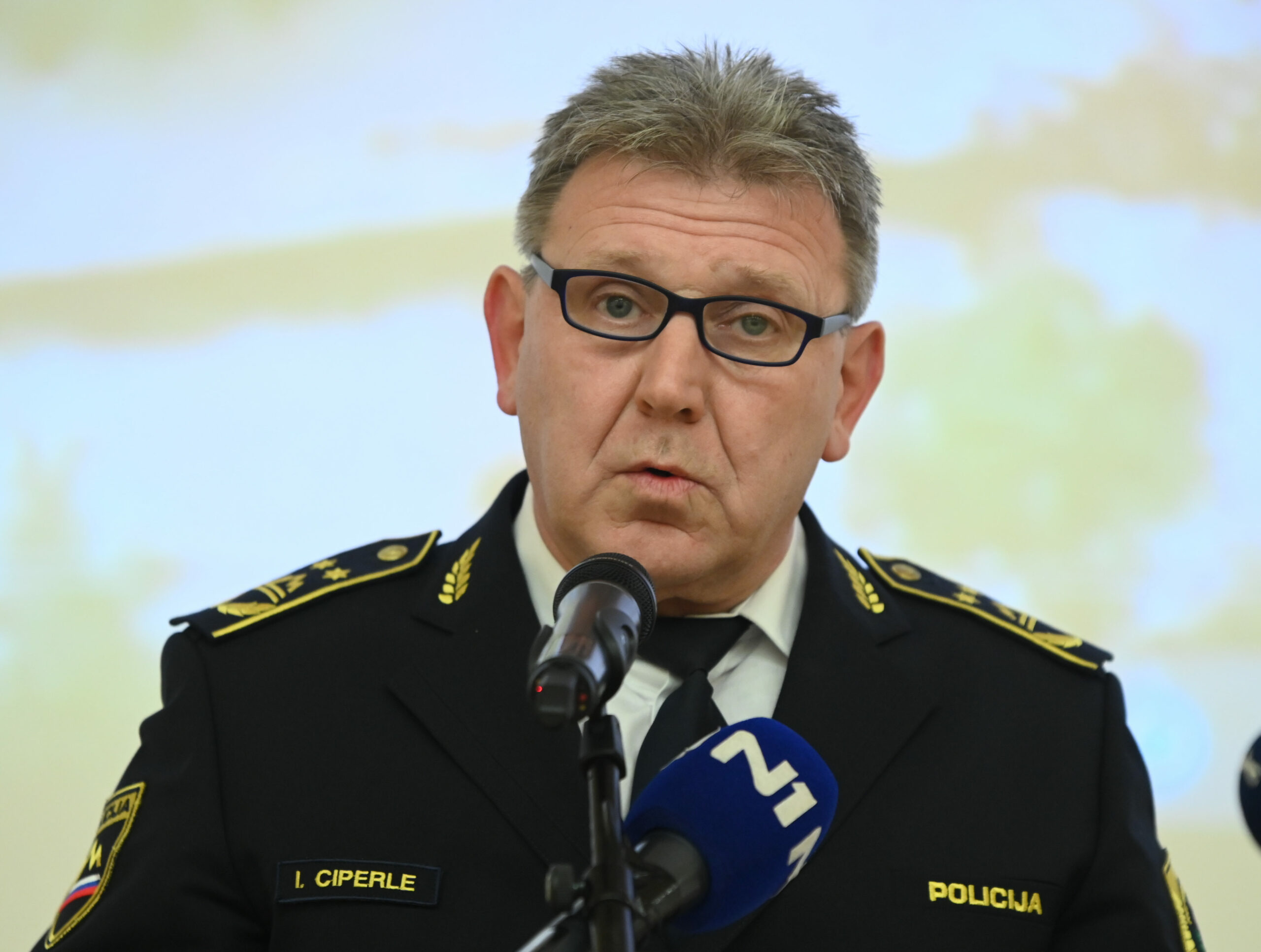 Hude obtožbe na račun policije v zvezi z varovanjem tožilke Mateje Gončin | Nova24TV