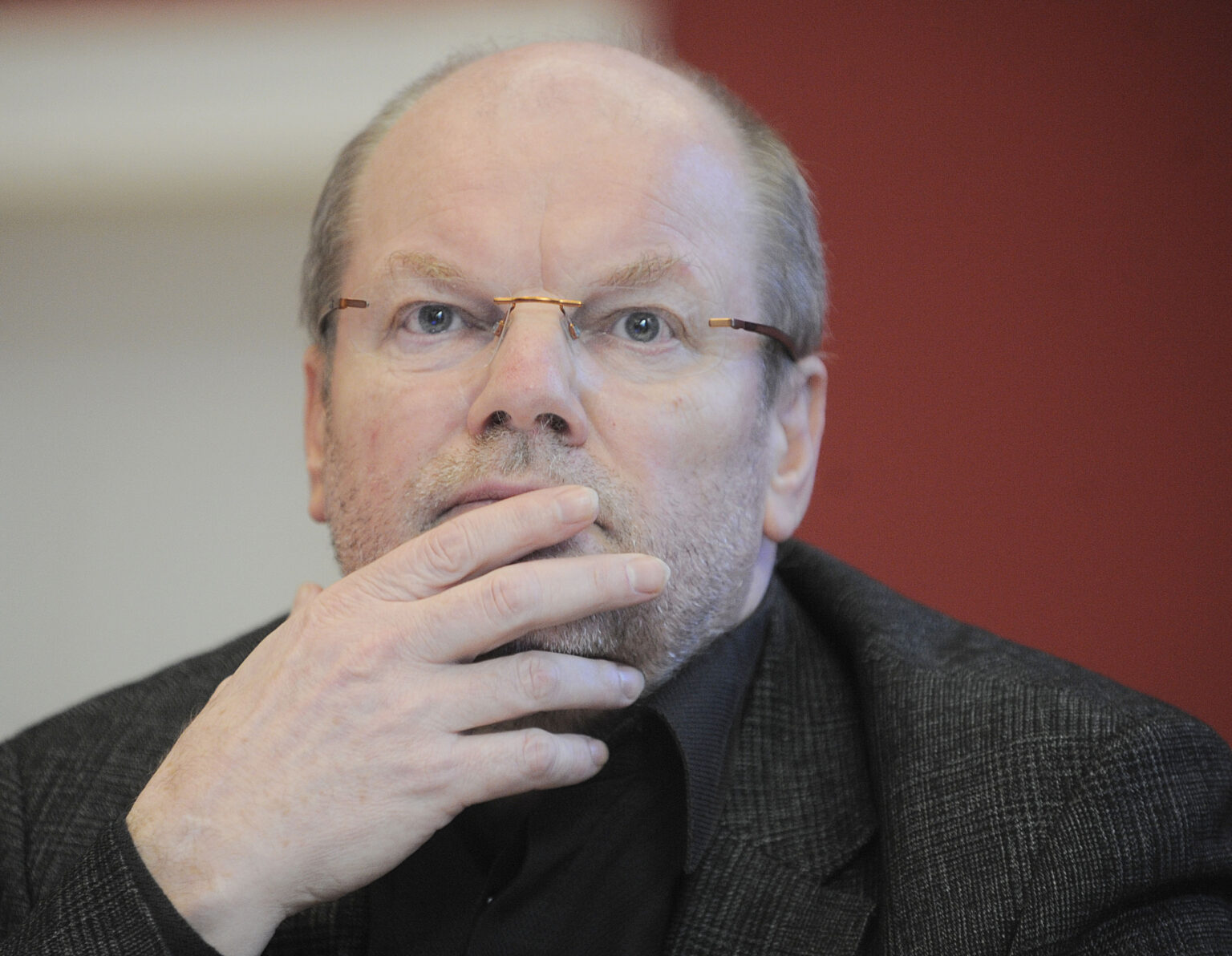 [Video] Tajnikar bi se problemov v zdravstvu lotil kot Adrie Airways | Nova24TV