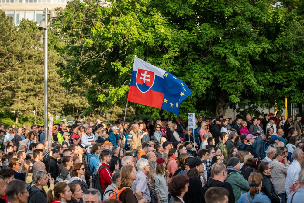 Slovaki protestirajo proti “depolitizaciji” slovaške nacionalne ...