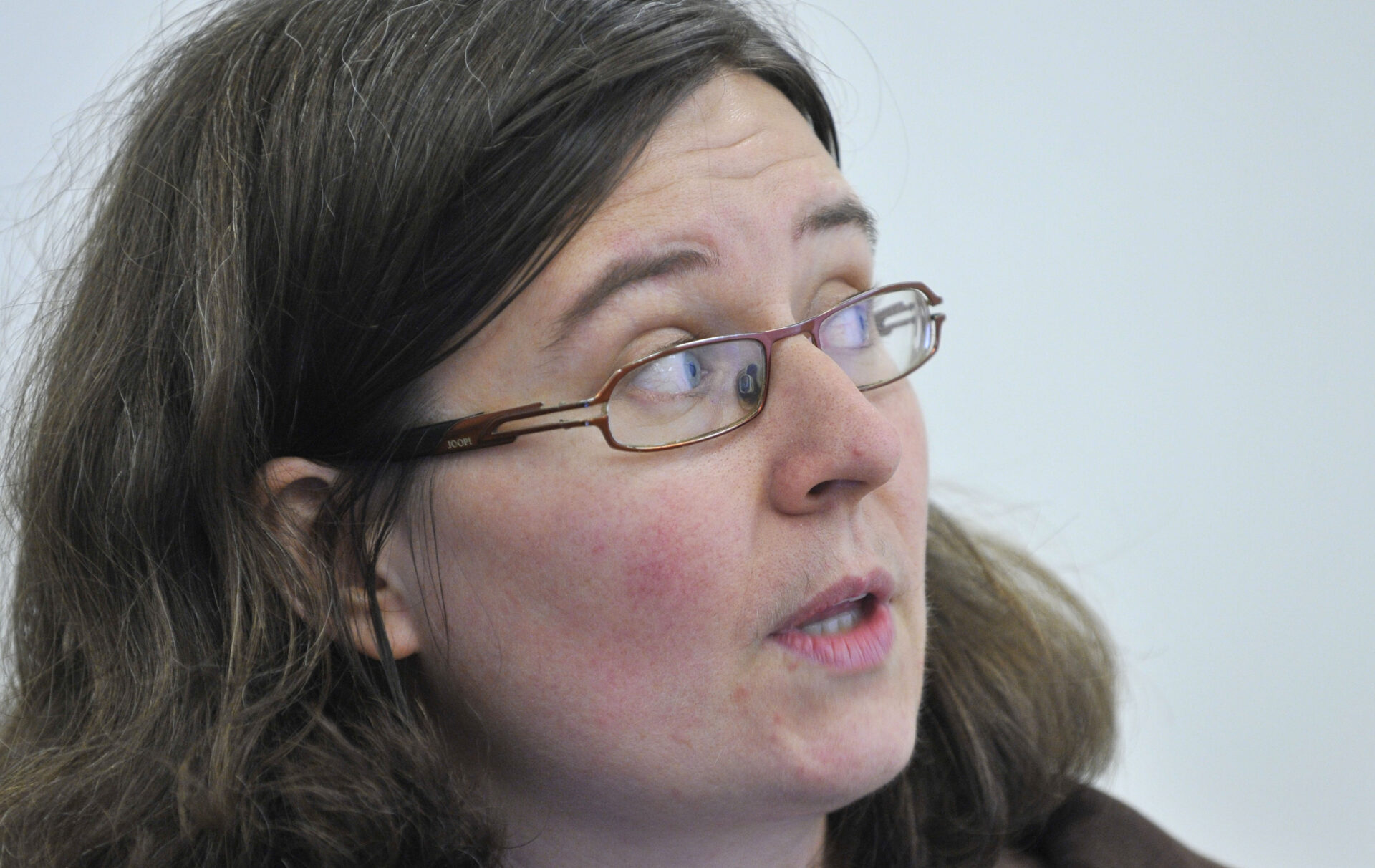 Leva aktivistka prijavljena Fursu zaradi suma davčnih nepravilnosti | Nova24TV