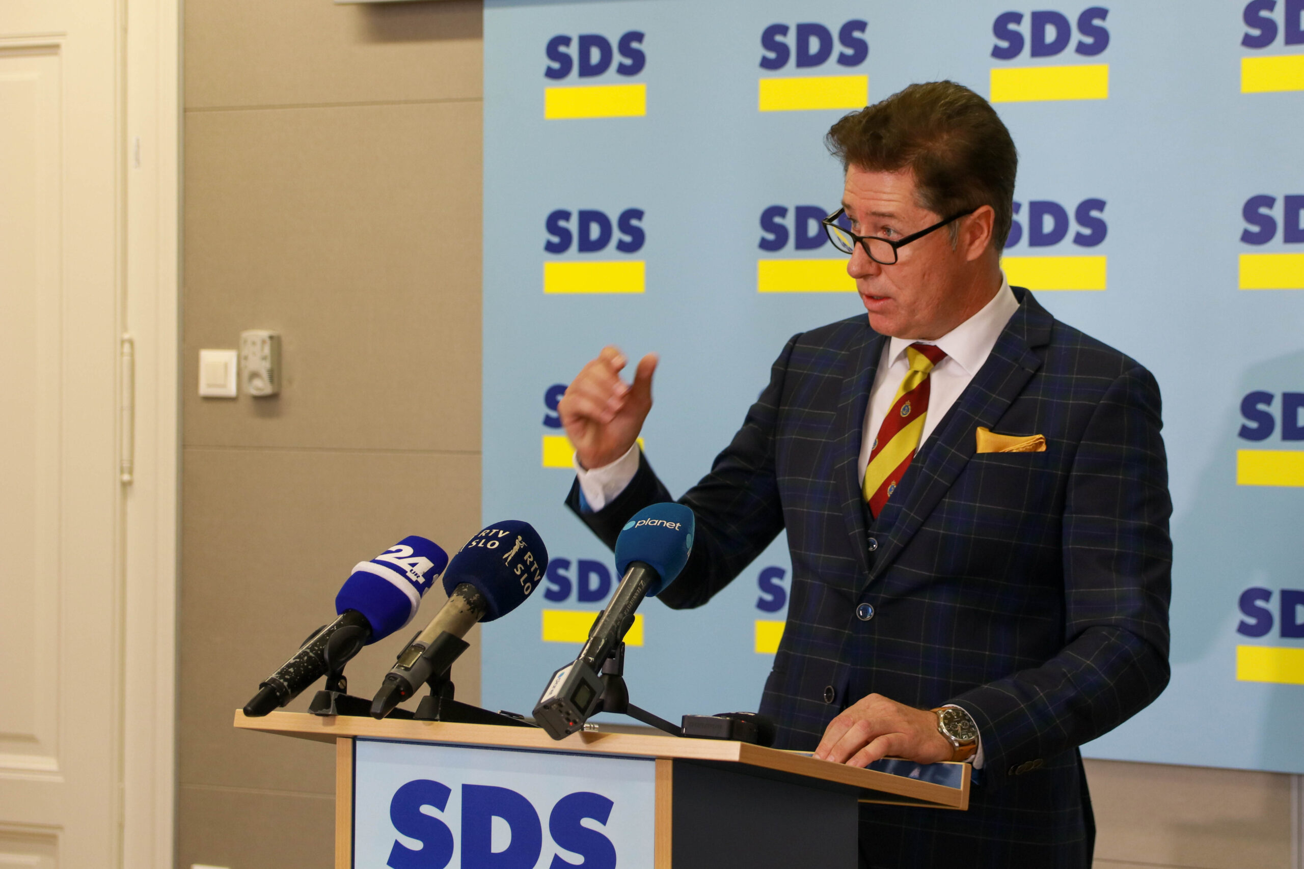 [Video] Breznik: “Vlada duši podjetniški razvoj, industrija se seli na ...