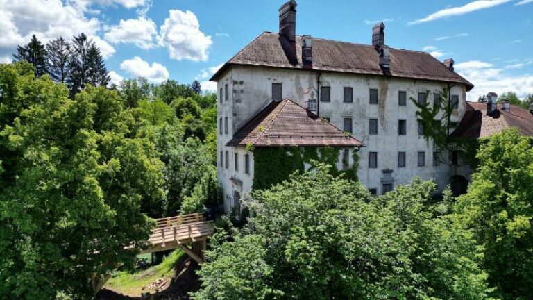 Metlika: Obnovljen most do gradu Gradac | Nova24TV