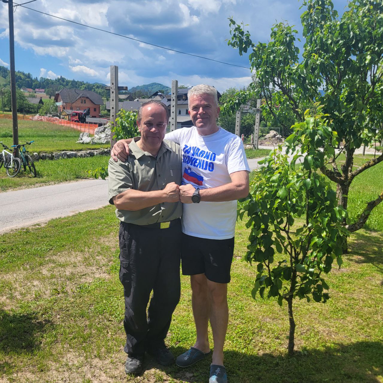 Kandidaturo Branka Grimsa javno podprli Zmago Jelinčič, Milan Čadež ...