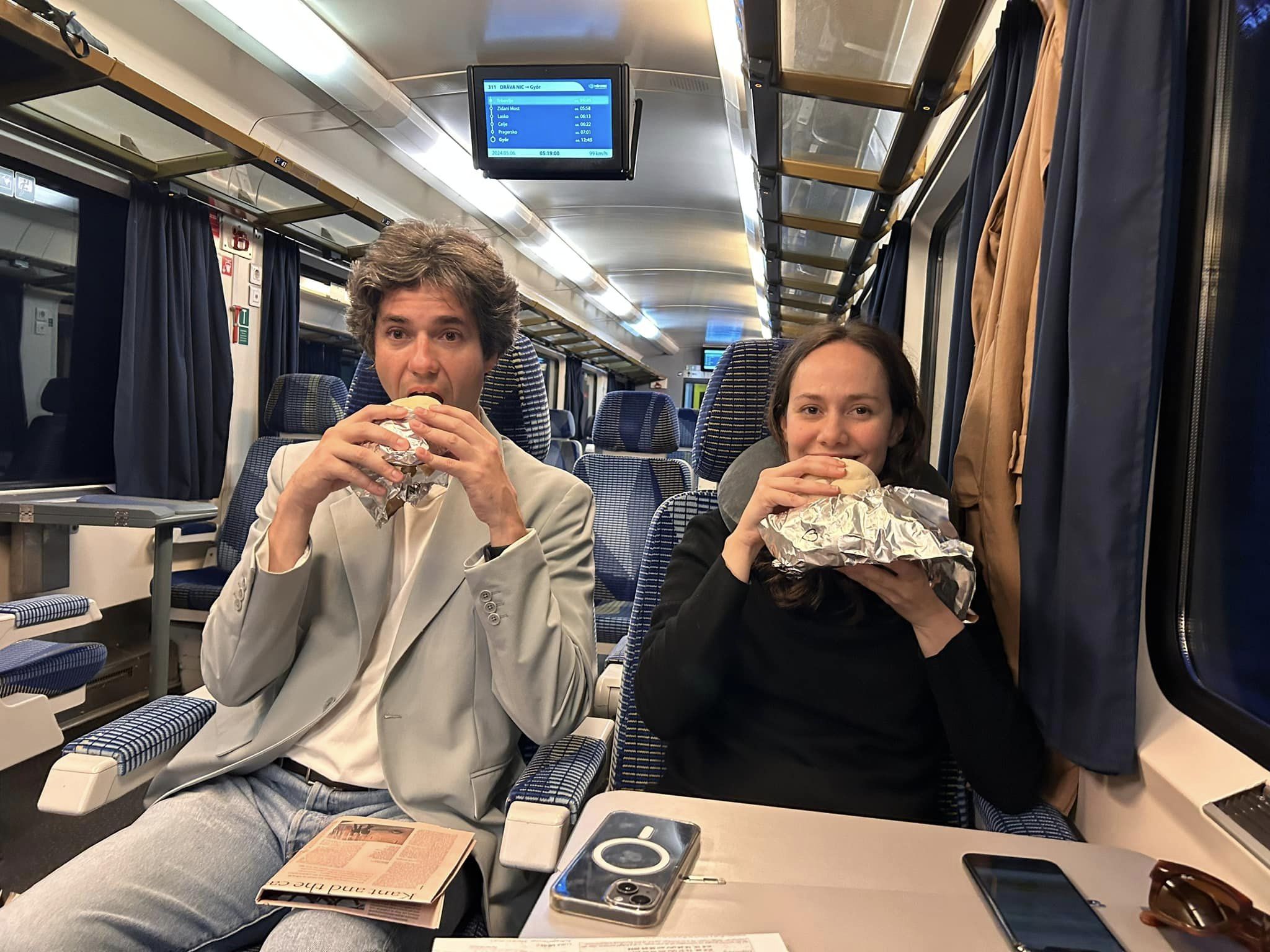 Mesec ima čas 16 ur potovati v Bruselj | Nova24TV