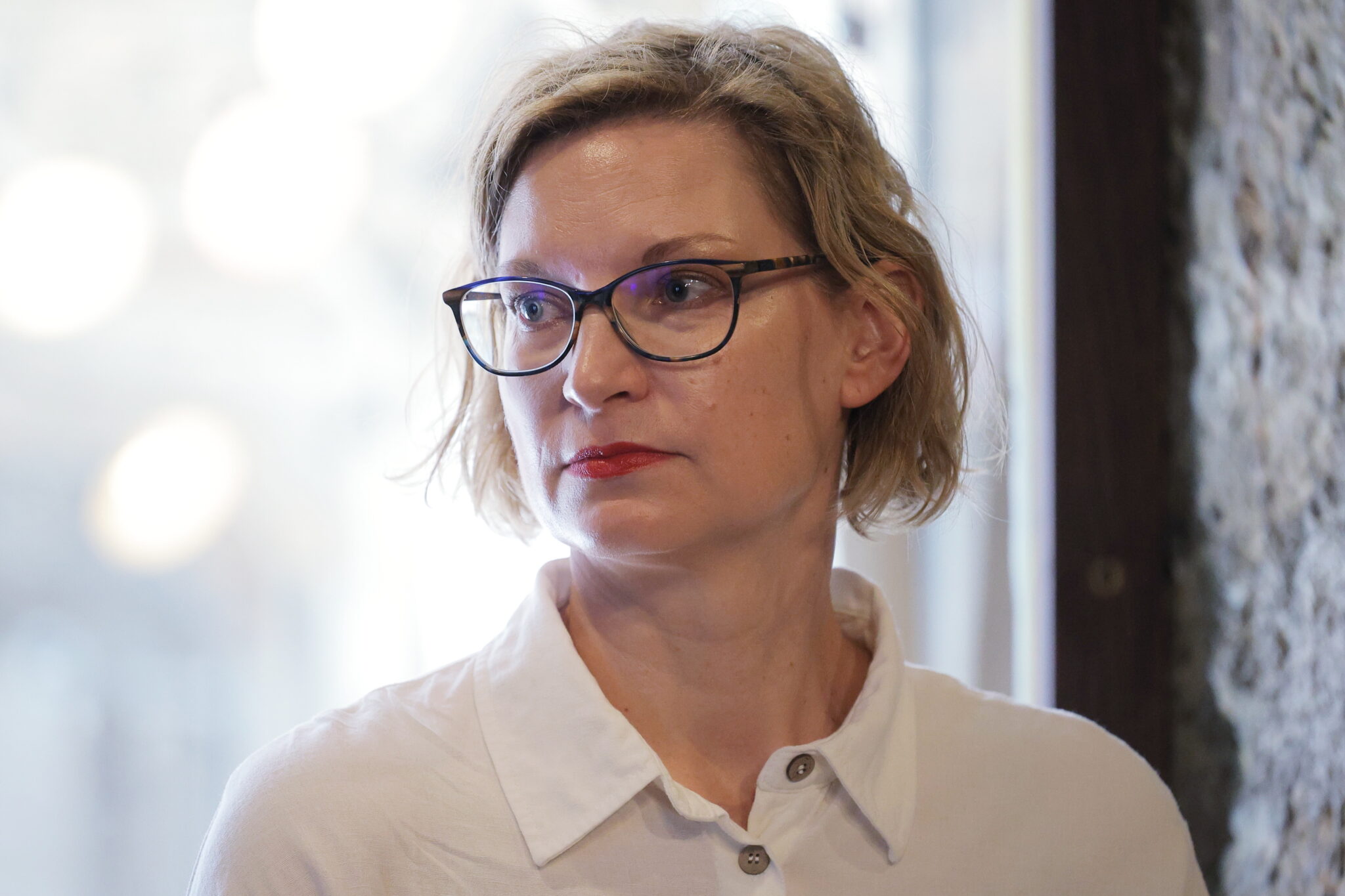 Od nevladnikov ugrabljena država – vidna predstavnica še na KPK | Nova24TV