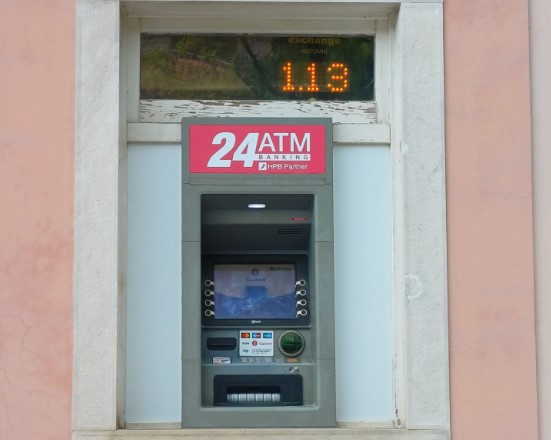 Hrvaška: “Tem bankomatom se izognite v velikem loku!” | Nova24TV