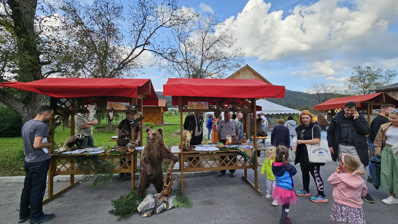 Lovci so se predstavili na Levčevi domačiji | Nova24TV