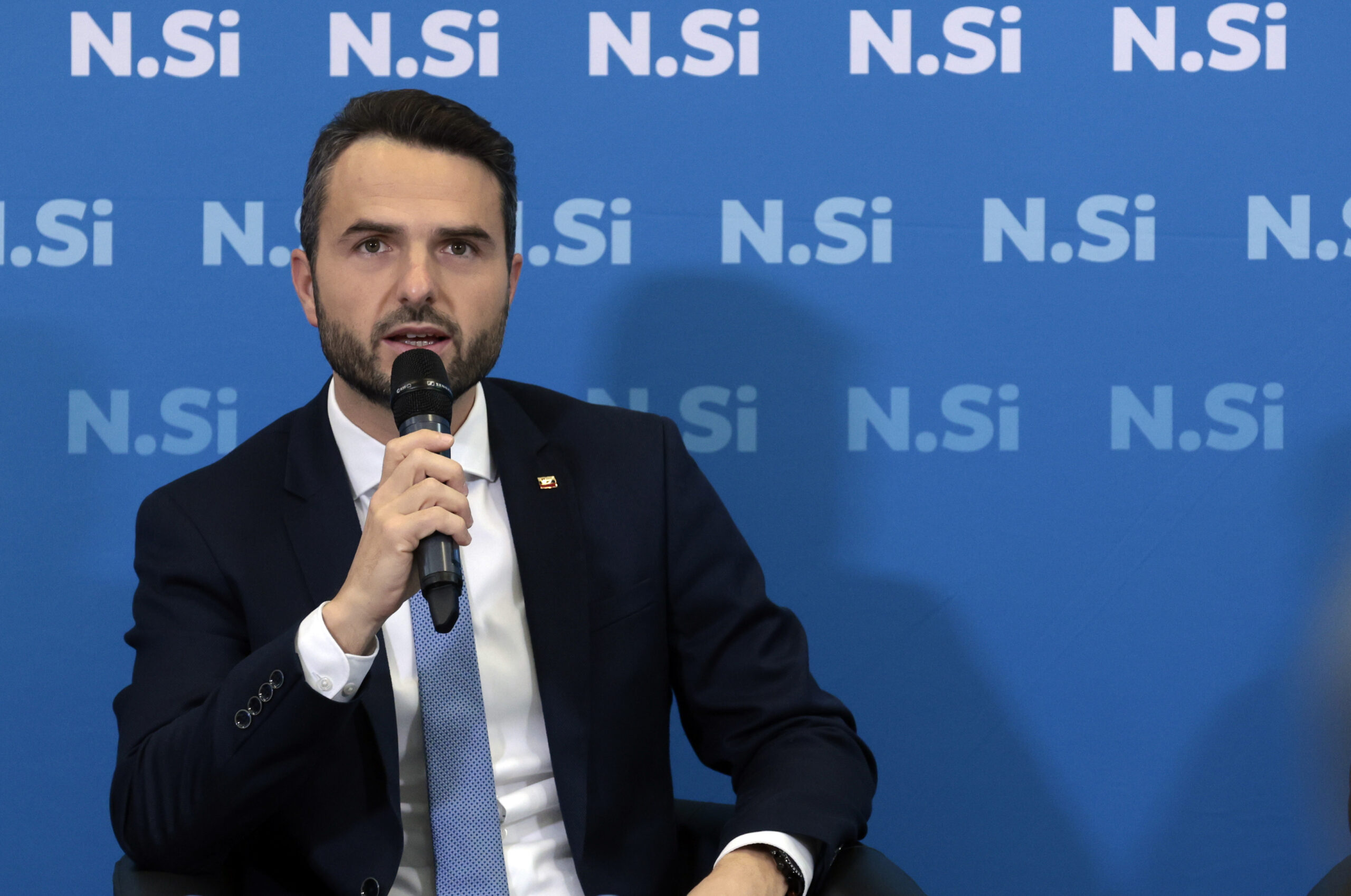 Po Toninu Tonin, ki bi se povezoval z SDS, Janša pa: “Sorry, zamočili ...