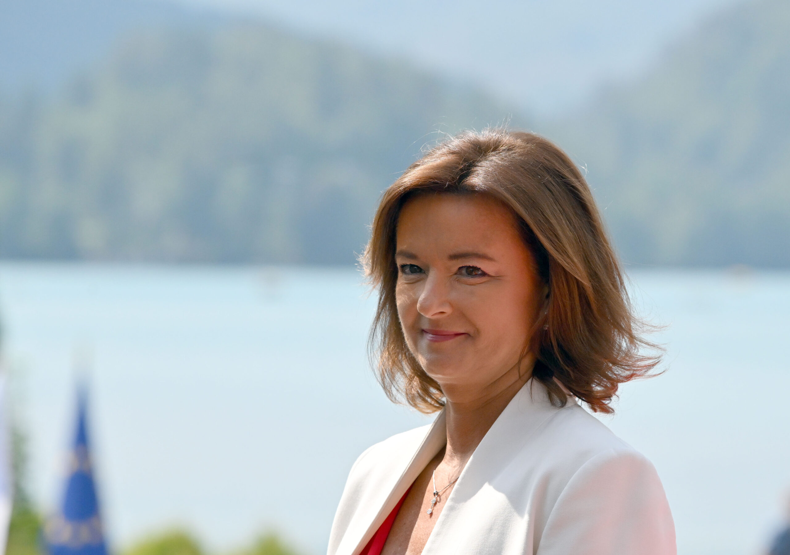 Europe Unifiltered raztrgal kandidaturo Marte Kos – gre za lobistično ...