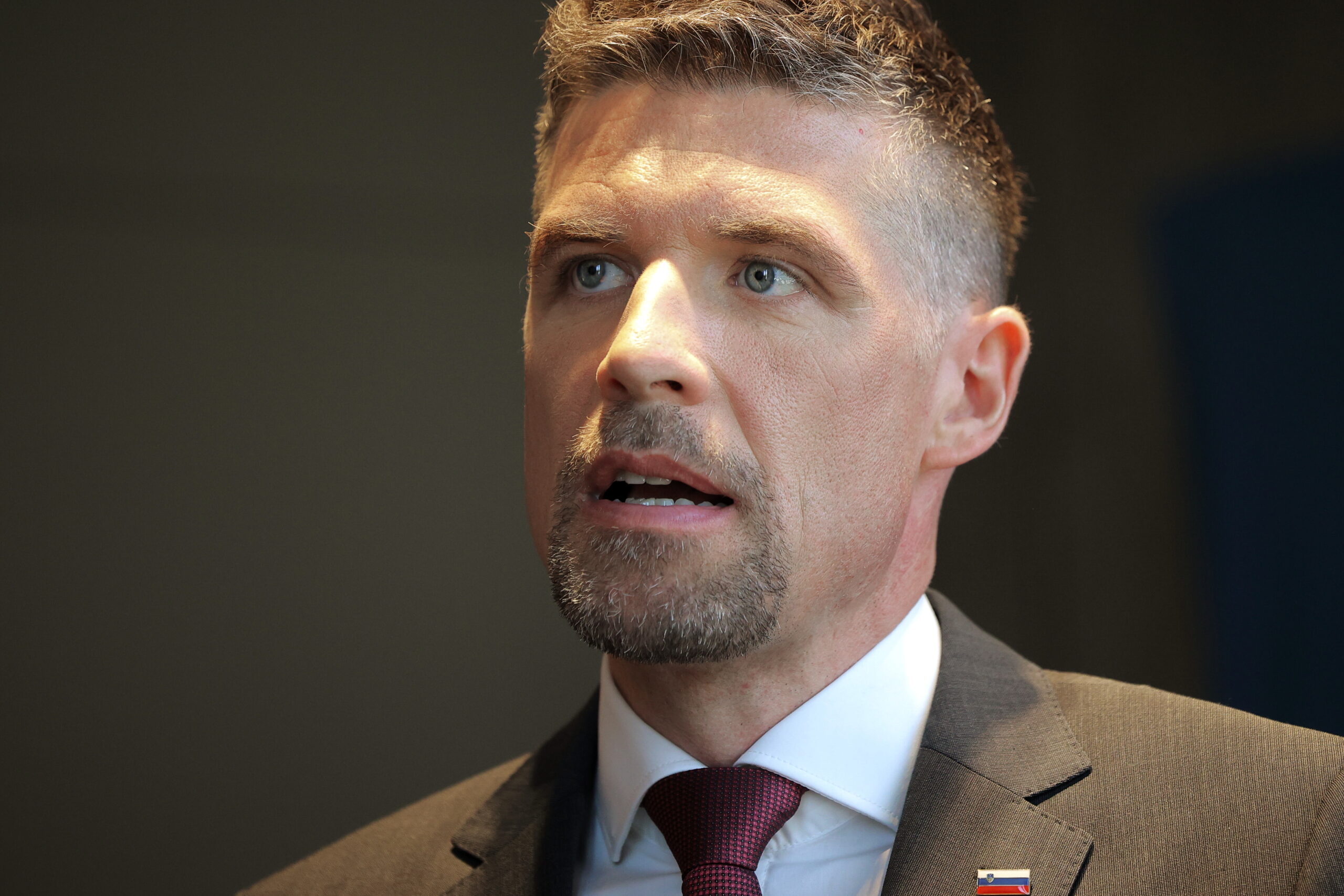 Peter Gregorčič zgrožen nad poskusom “vohljanja” novinarjev Tarče ...