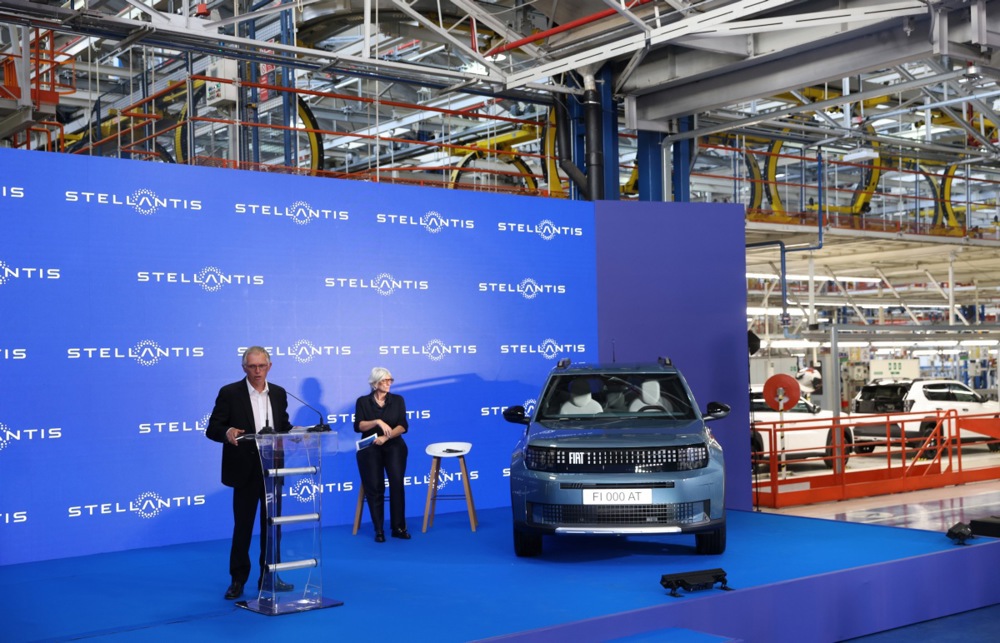 New manufacturing line for electric vehicles at Stellantis factory in ...
