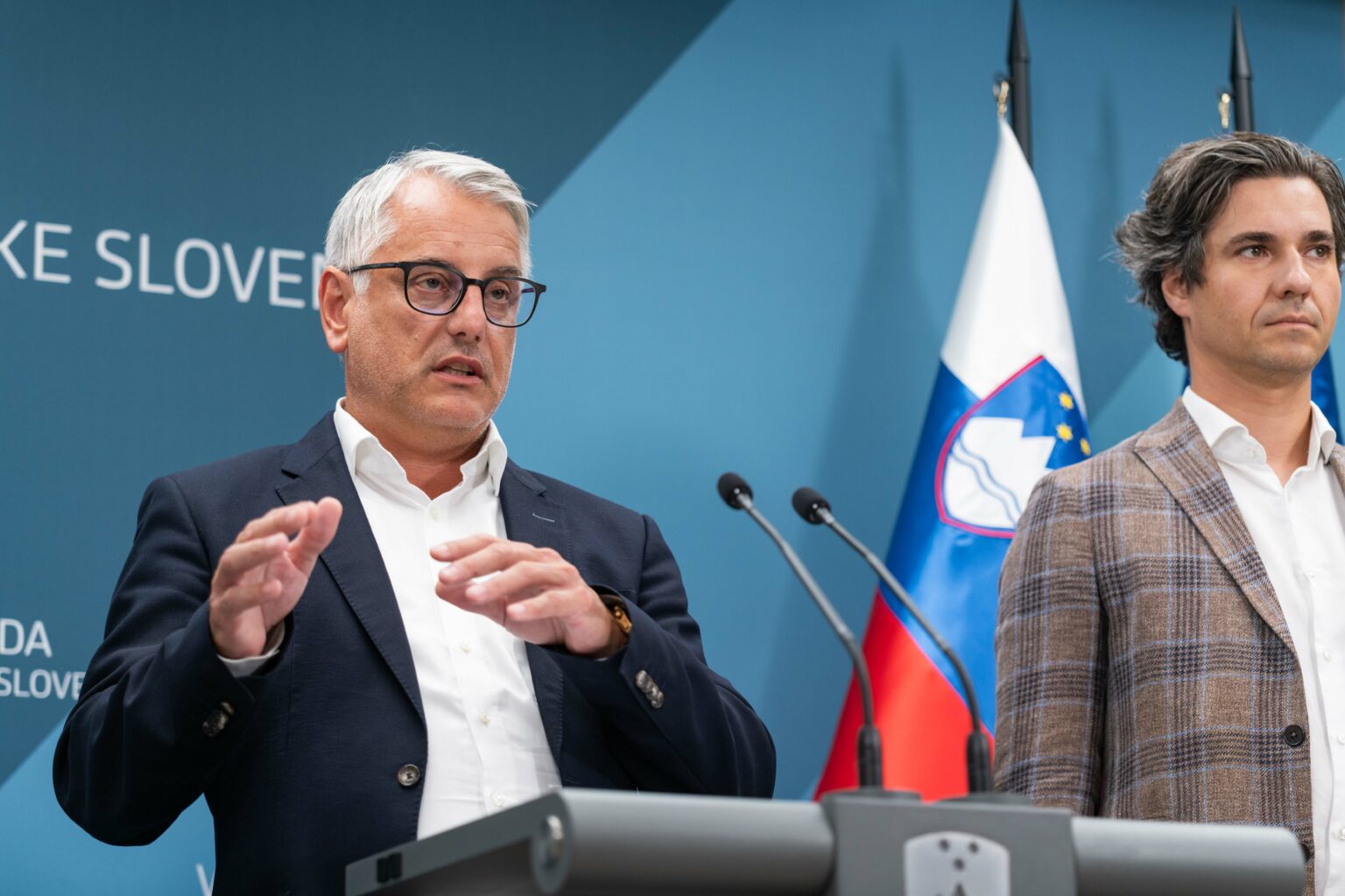 Podjetniki in zaposleni trepetajo pred stečaji ter odpuščanji – bosta ministra uslišala klice na ...