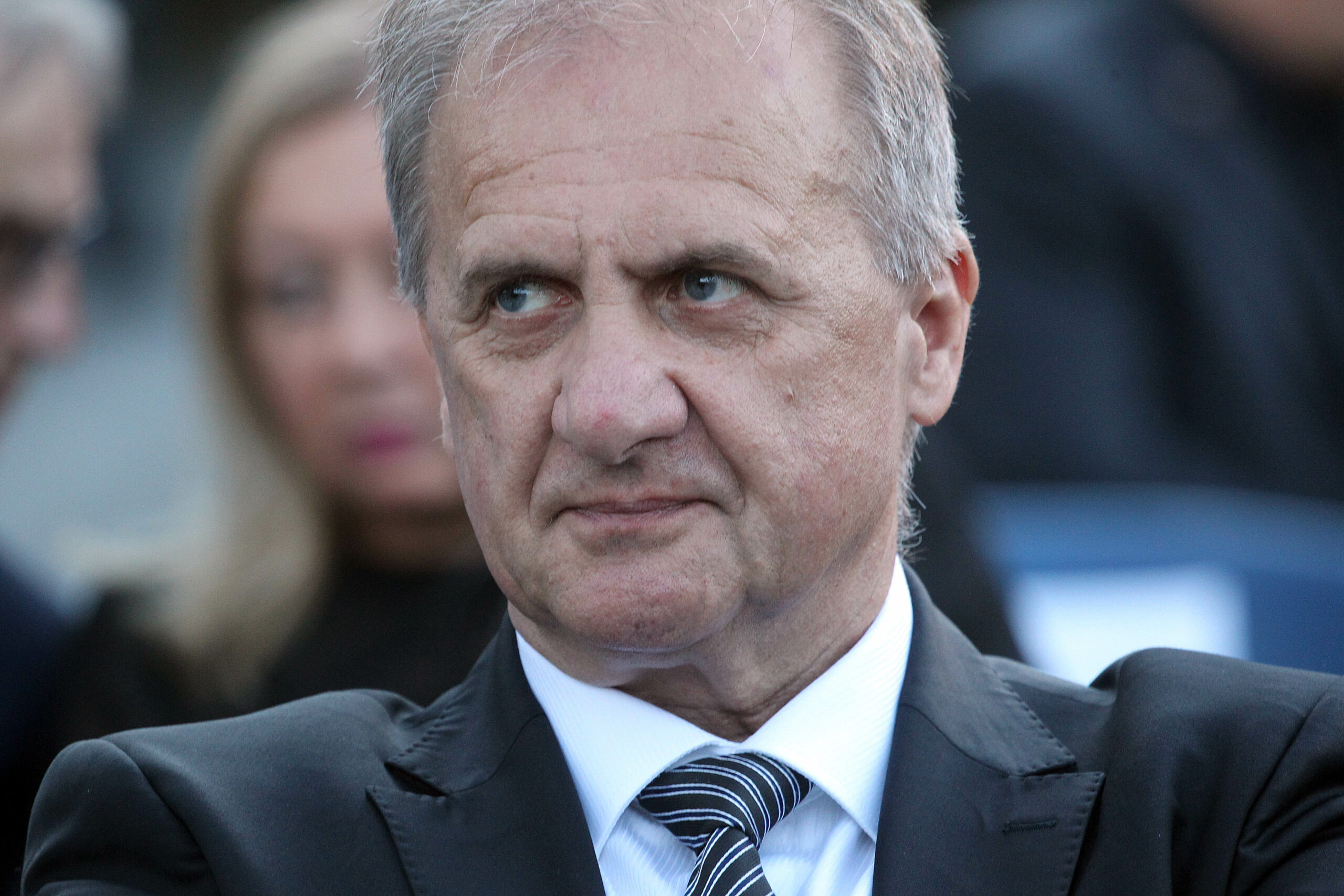 Strokovnjaka opozarjata: Pomikamo se stran od tržnega gospodarstva v ...