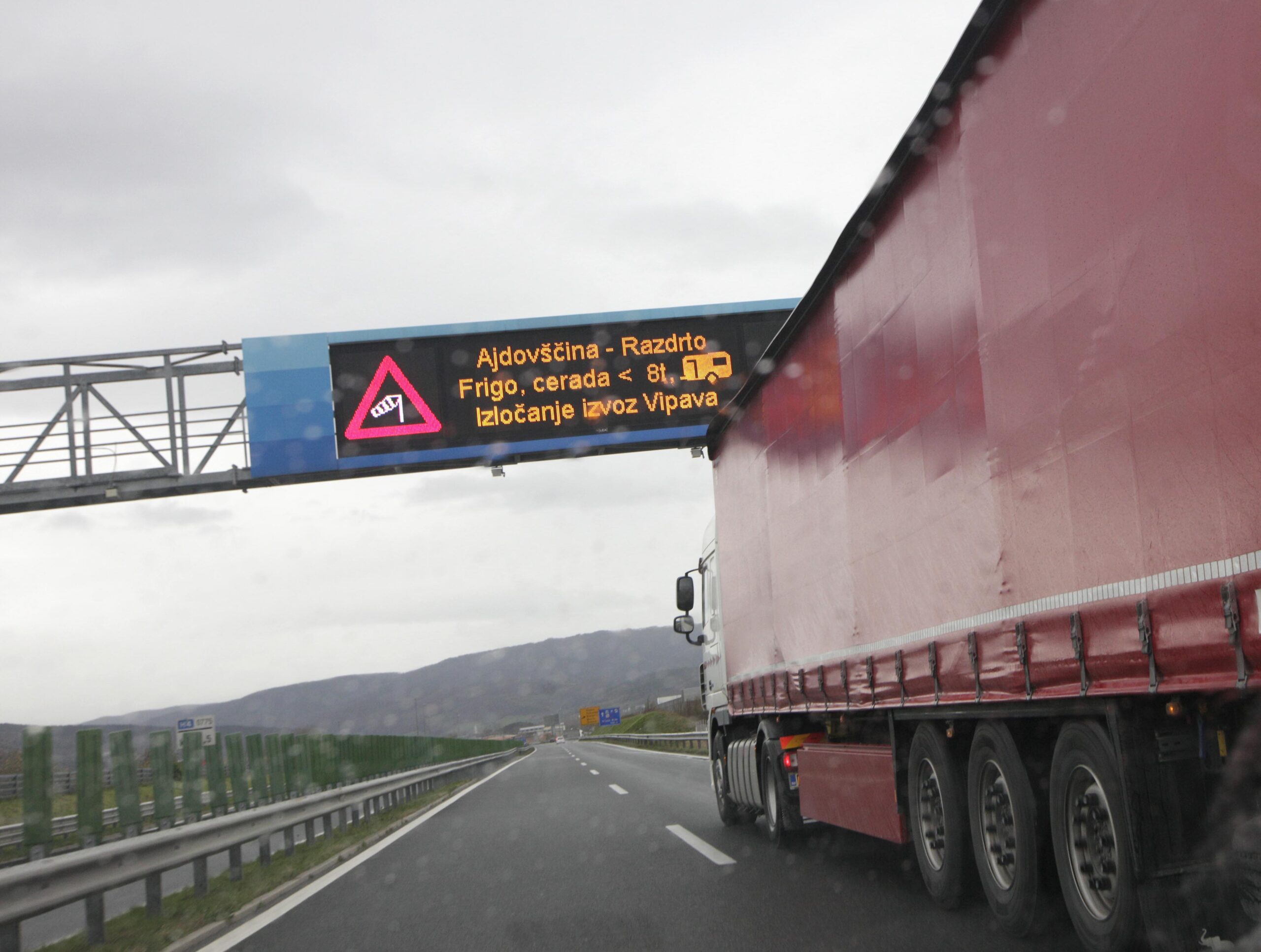 Burja na primorski avtocesti se je umirila | Nova24TV