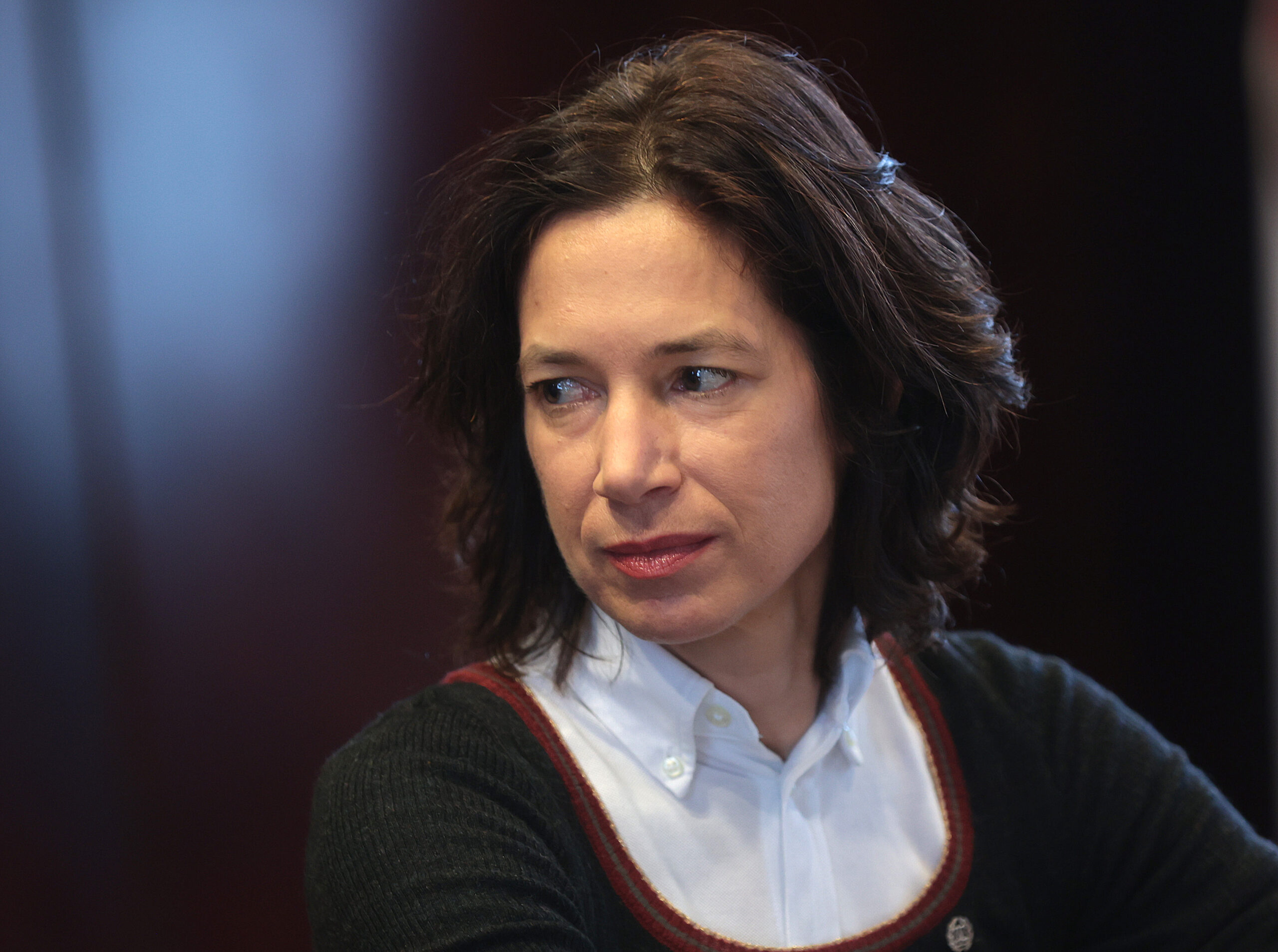 Kdo je sodnica Bergant Rakočevič, ki velja za vezni člen med politiko ...