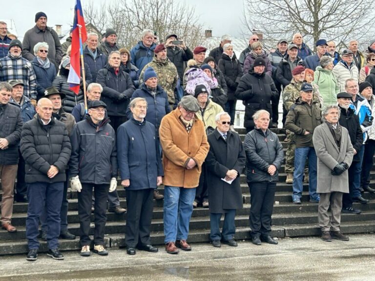 Kočevska Reka: Obeleženje prvega javnega postroja teritorialne obrambe ...