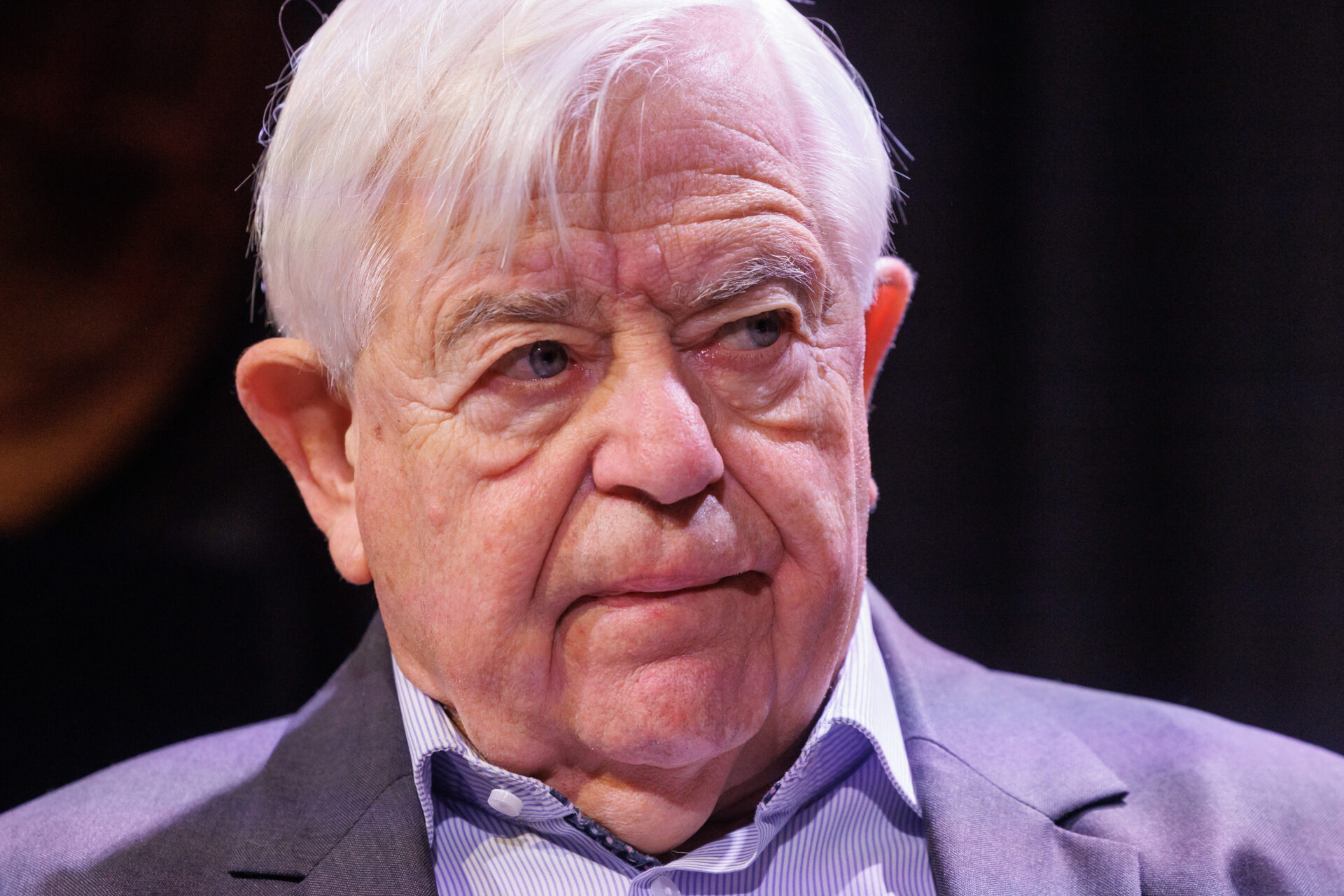 Kučan po razkritju sestanka z Logarjem javno nastopil proti veliki ...