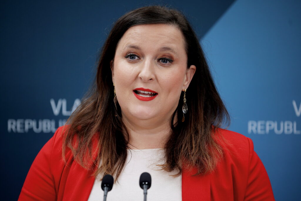 [Video] Golobova prva piarovka novinarjem: “Hvala, da ste z nami in ...