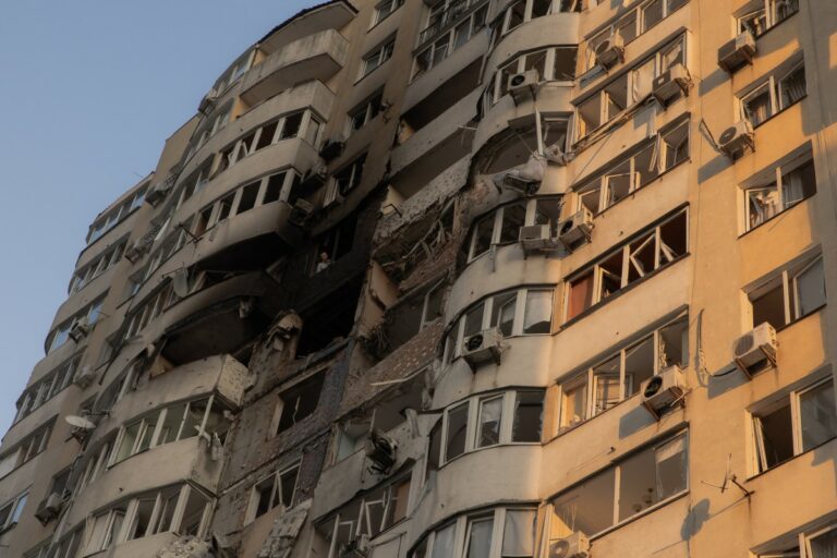 Rusi napadali ljudi v mestih | Nova24TV