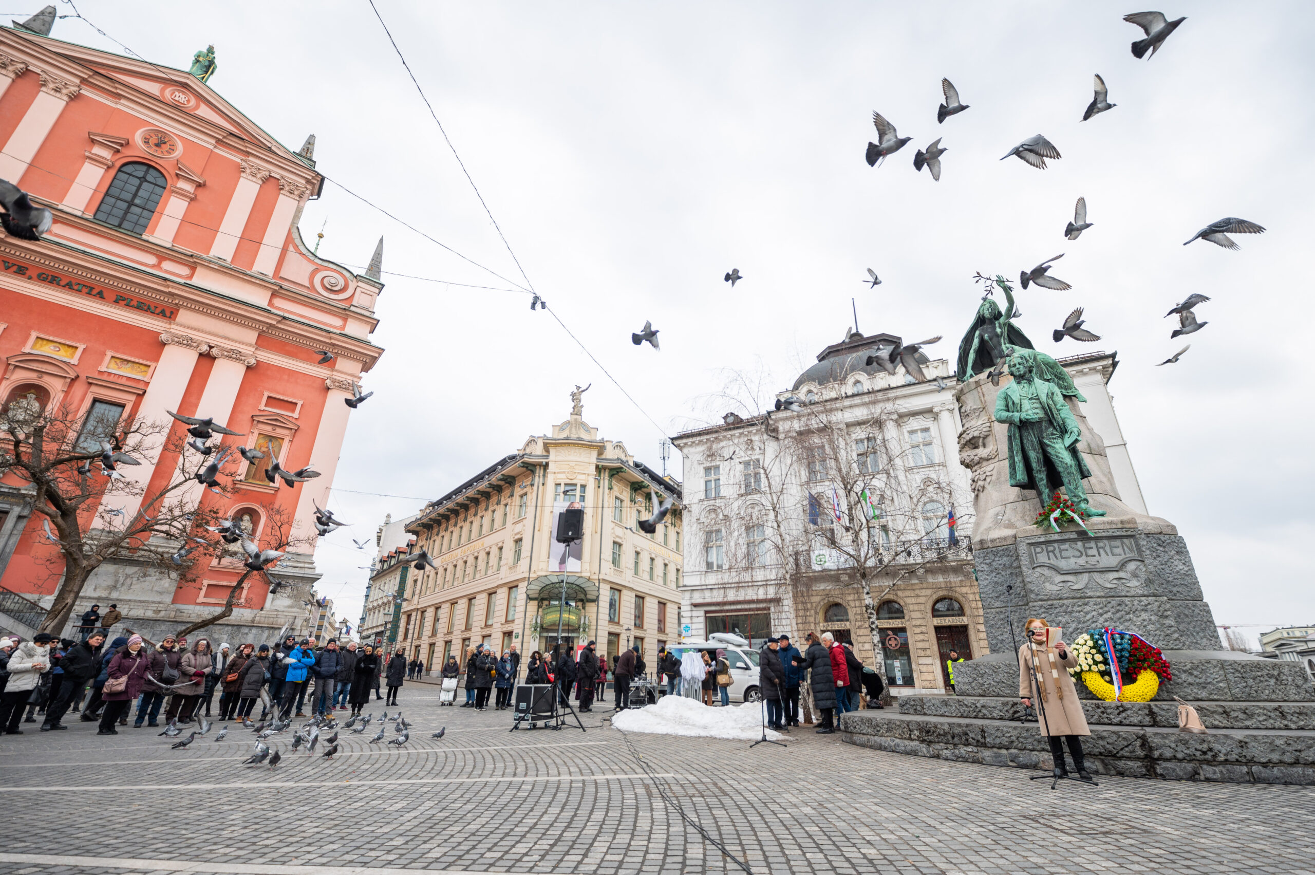 V Ljubljani študenta napadel Albanec ali Rom in mu zlomil nos | Nova24TV