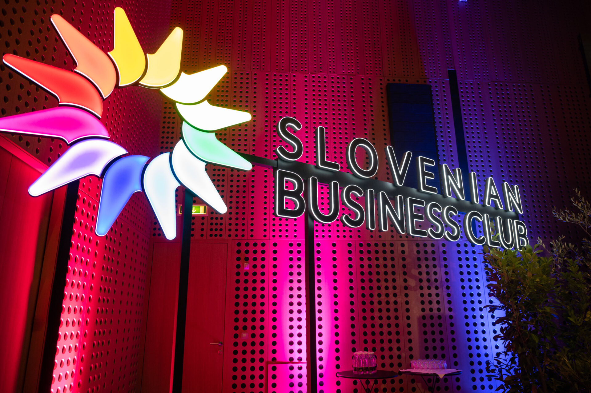 Slovenski podjetniki obsojajo neodgovorno spodkopavanje varnosti in suverenosti Slovenije | Nova24TV