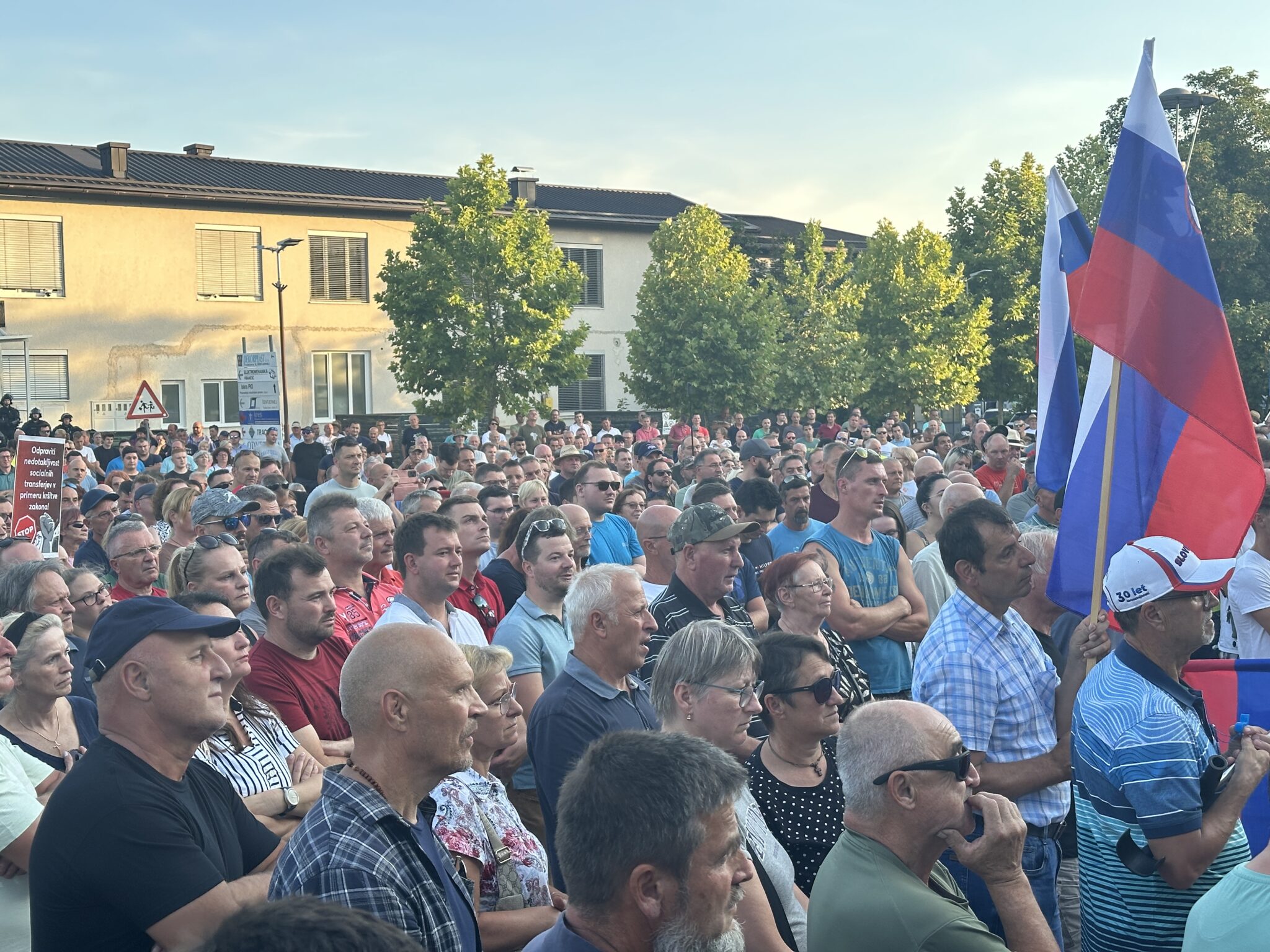 Poklukarjevo zaničevanje razjezilo Šentjernejčane: To ni bil festival ...