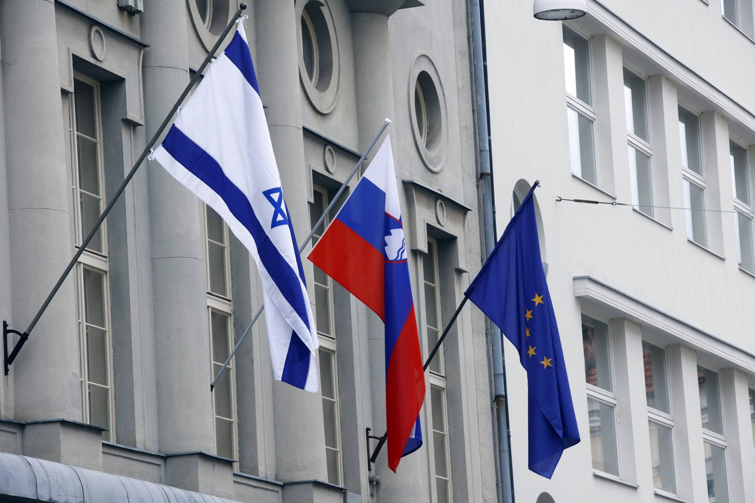 Izraelska ambasada in konzulat prejela varnostno opozorilo in poziv k evakuaciji Izraelcev iz ...