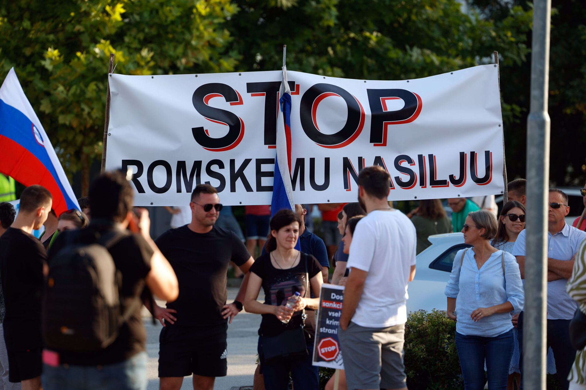 Romsko nasilje: Krajani Mihovice ministra Mesca pozivajo k ukrepanju ...